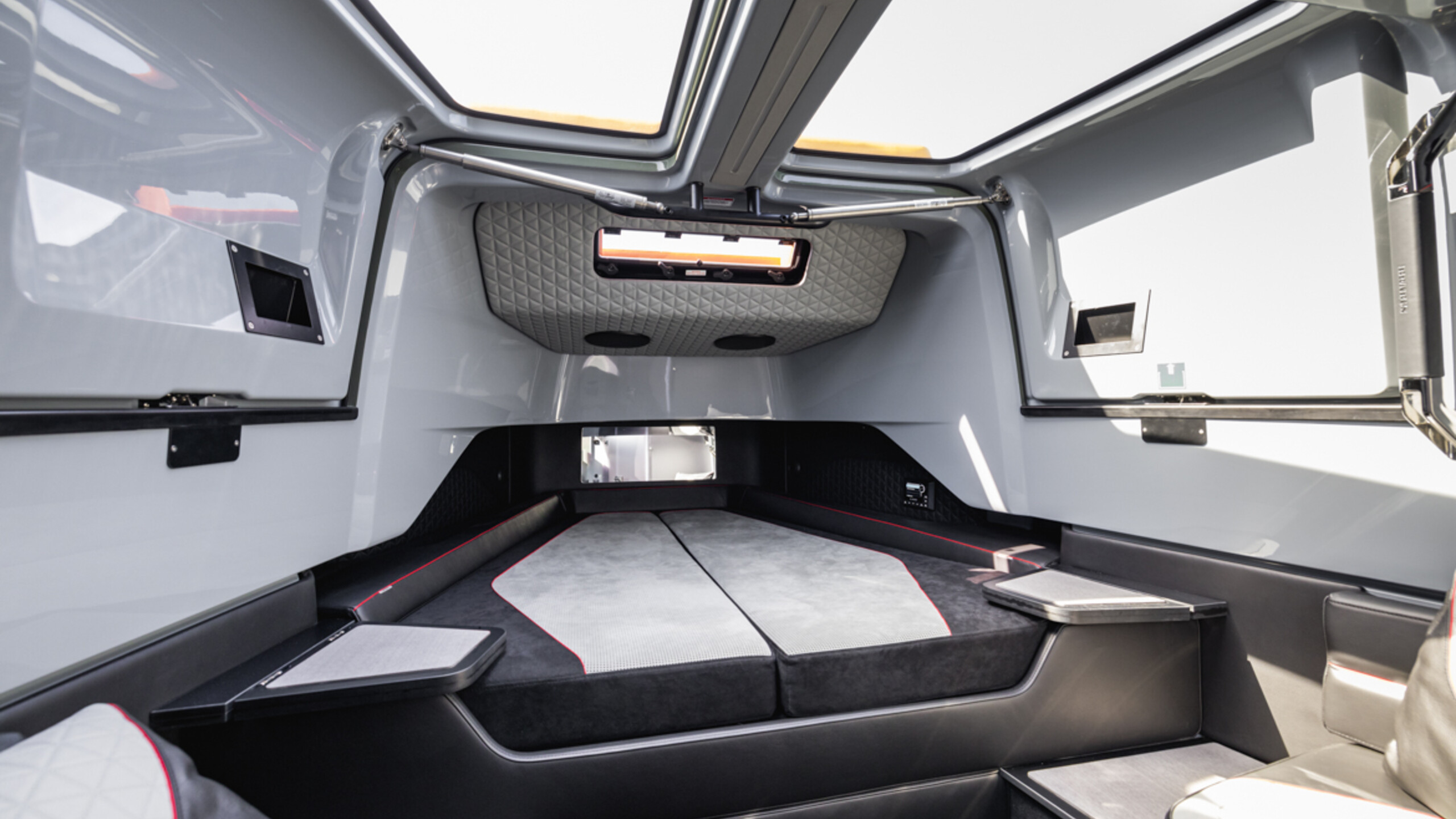 BRABUS Shadow 900 XC Cross Cabin Stealth Green Signature Edition ...