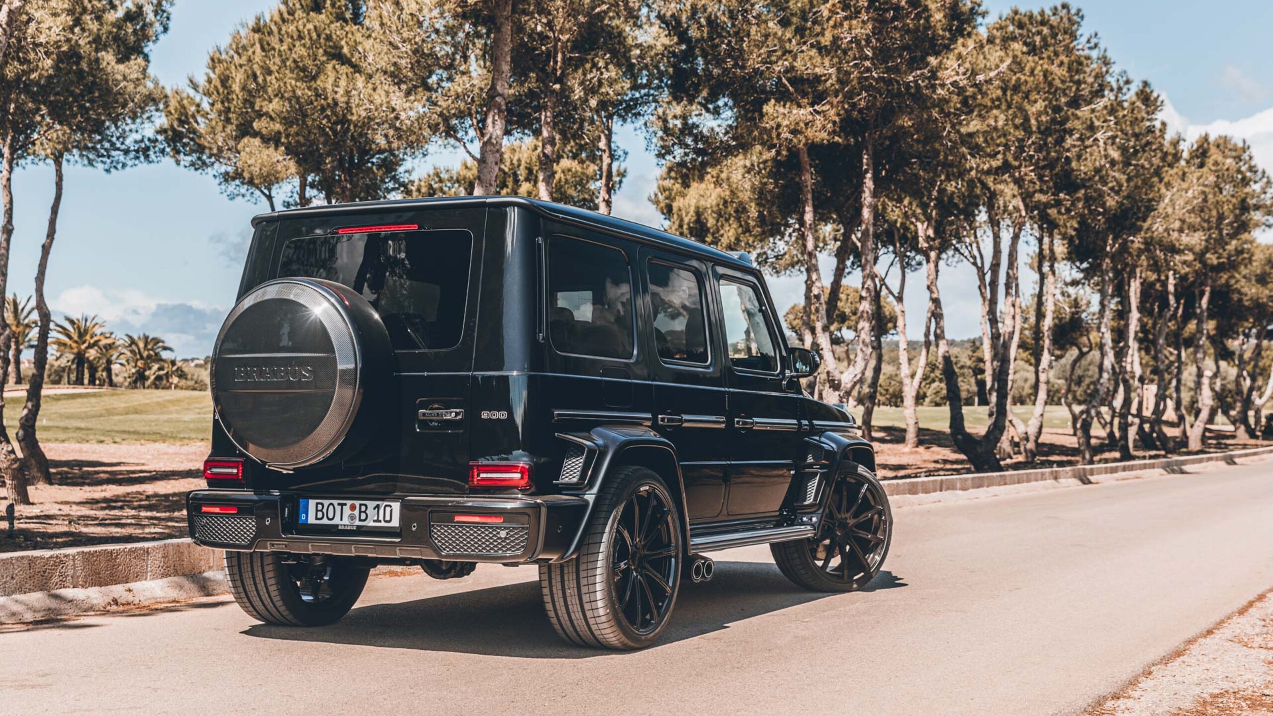 BRABUS 900 SUPERBLACK - BRABUS