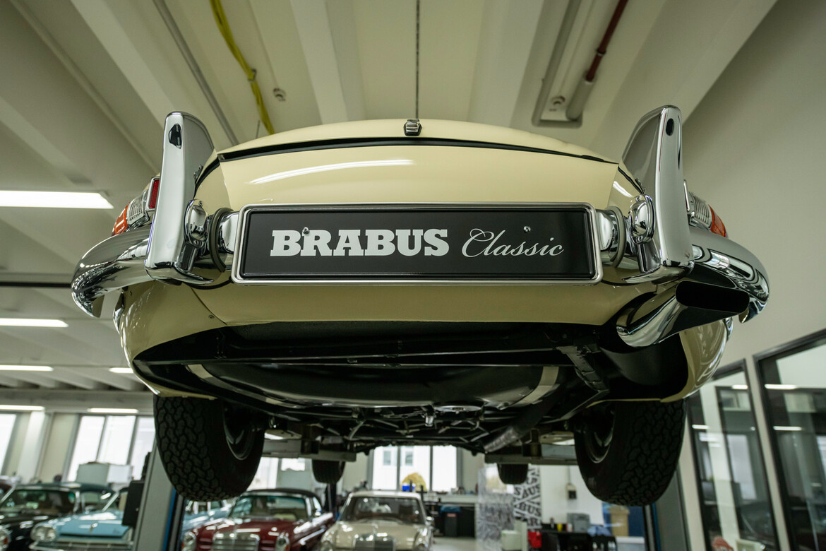 Mercedes-Benz 300 SL Roadster - Classics - Cars | BRABUS