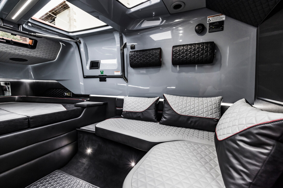 BRABUS Shadow 900 Sun-Top Stealth Green Signature Edition - Superboats ...