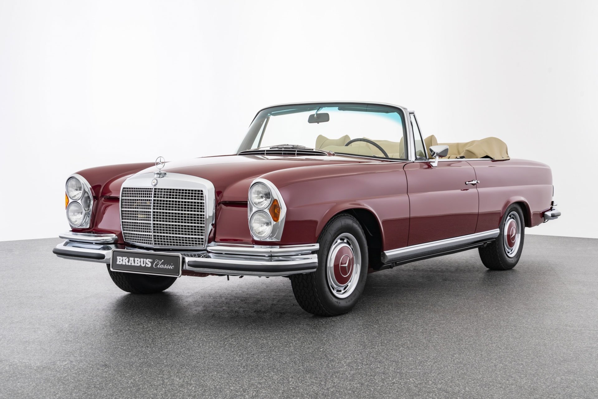 Mercedes-Benz 280 SE 3.5 Cabriolet - Classics - Cars | BRABUS