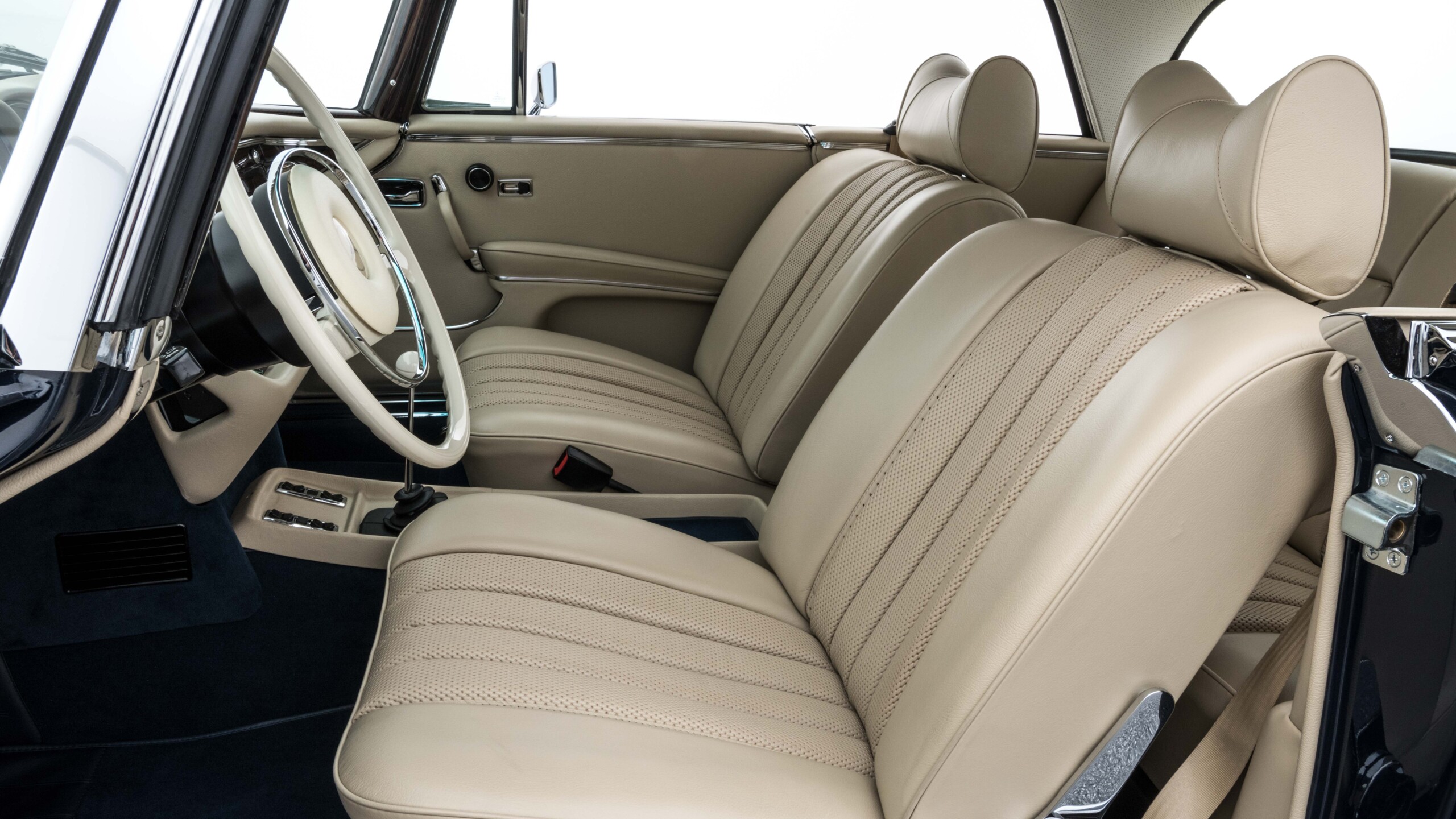 Mercedes-Benz 280 SE 3.5 Coupé - Classics - Cars - BRABUS