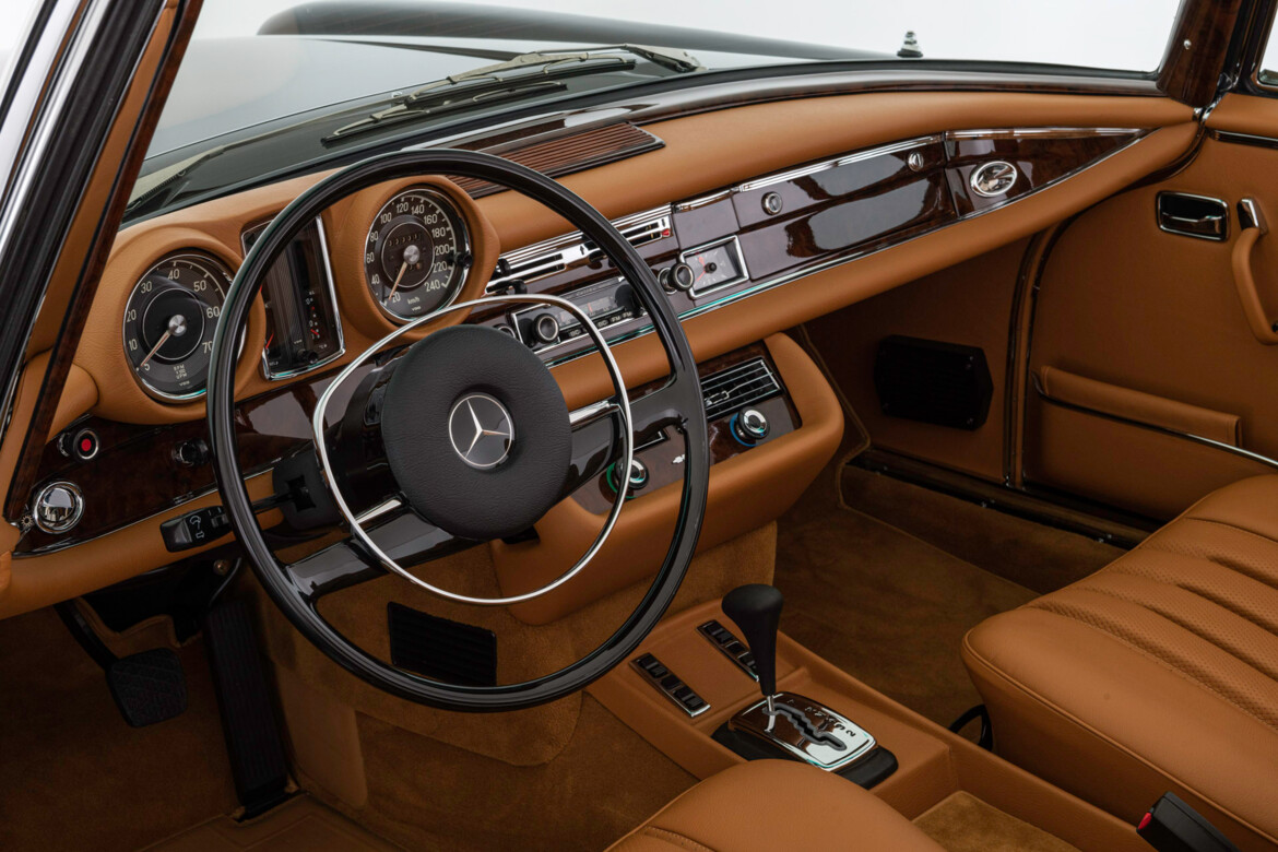 Mercedes-Benz 280 SE 3.5 Cabriolet - Classics - Cars | BRABUS