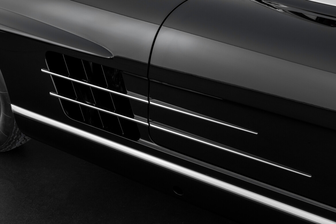 Mercedes-Benz 300 SL Roadster - Classics - Cars - BRABUS