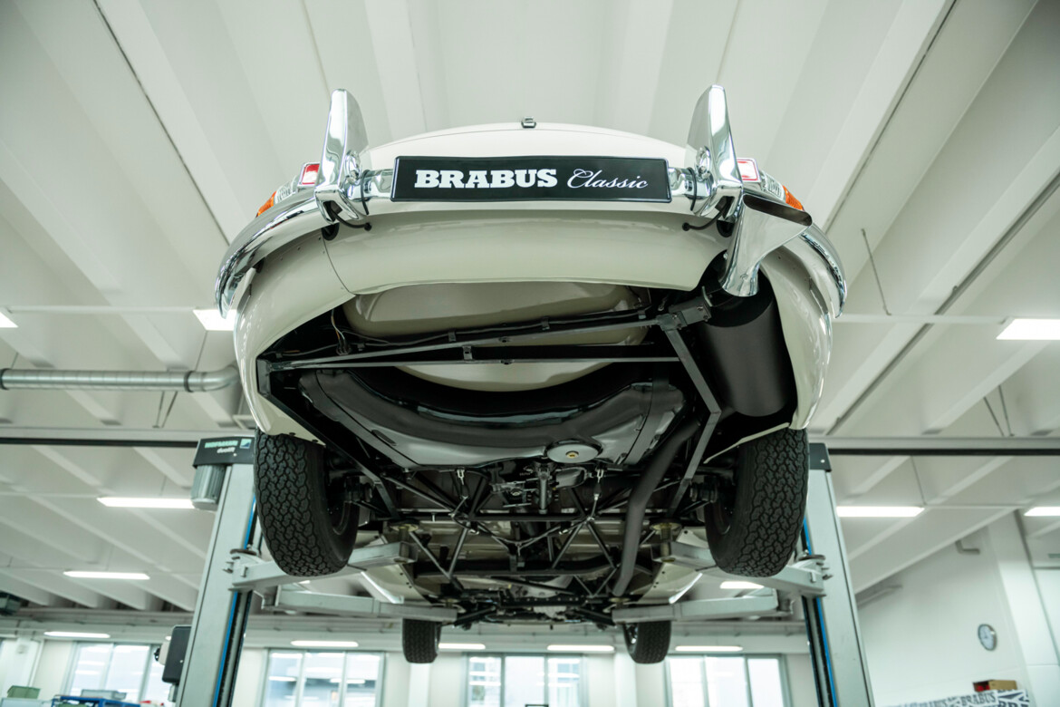 Mercedes-Benz 300 SL Roadster - Classics - Cars | BRABUS