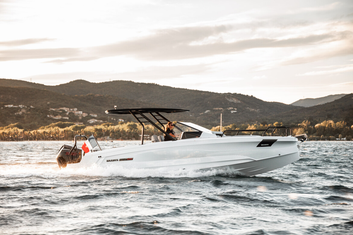 Shadow 300 Quantum White Cross-Top - Boats for Sale - For Sale | BRABUS