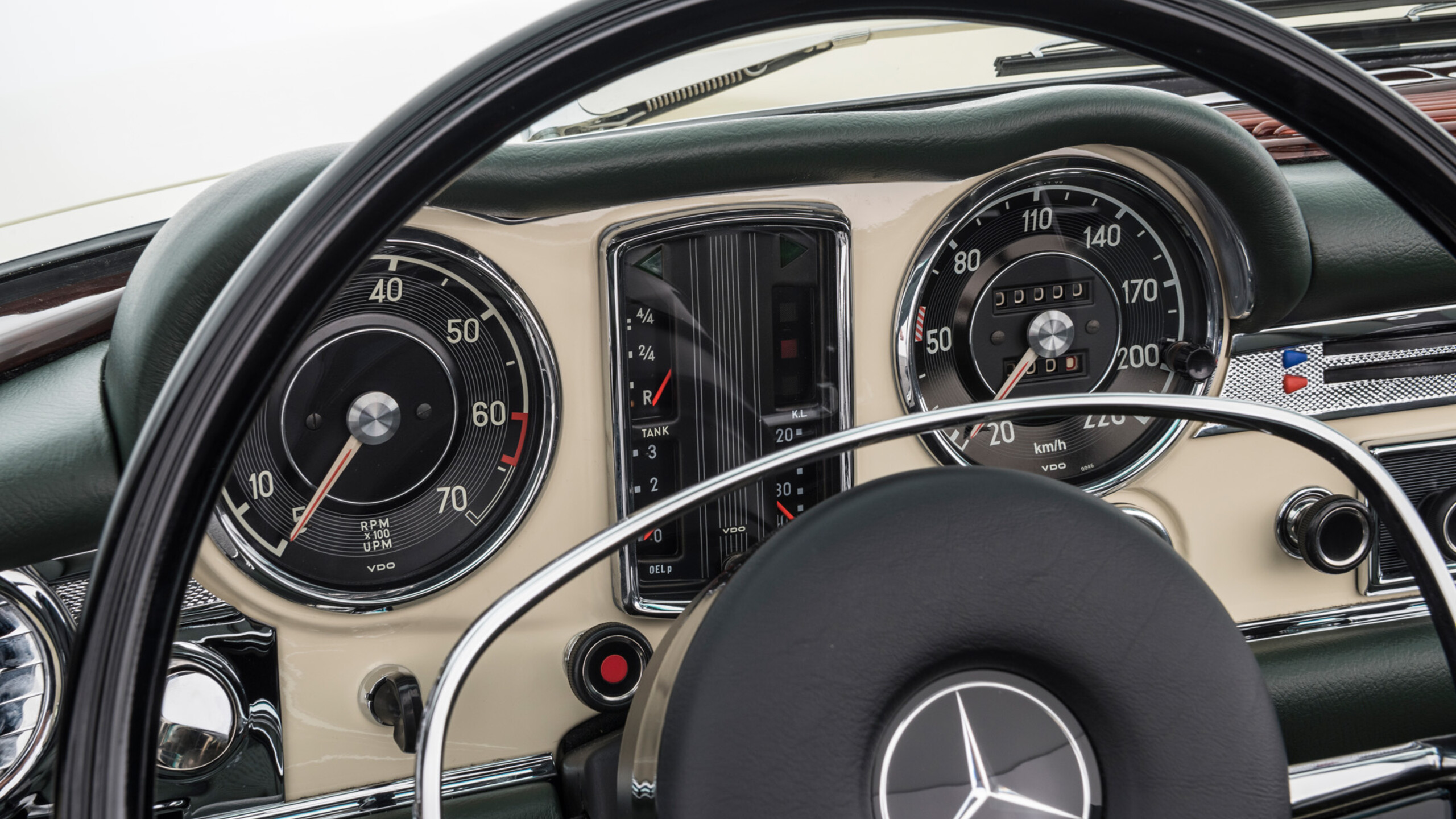 Restoring a 280 SL Pagoda - BRABUS