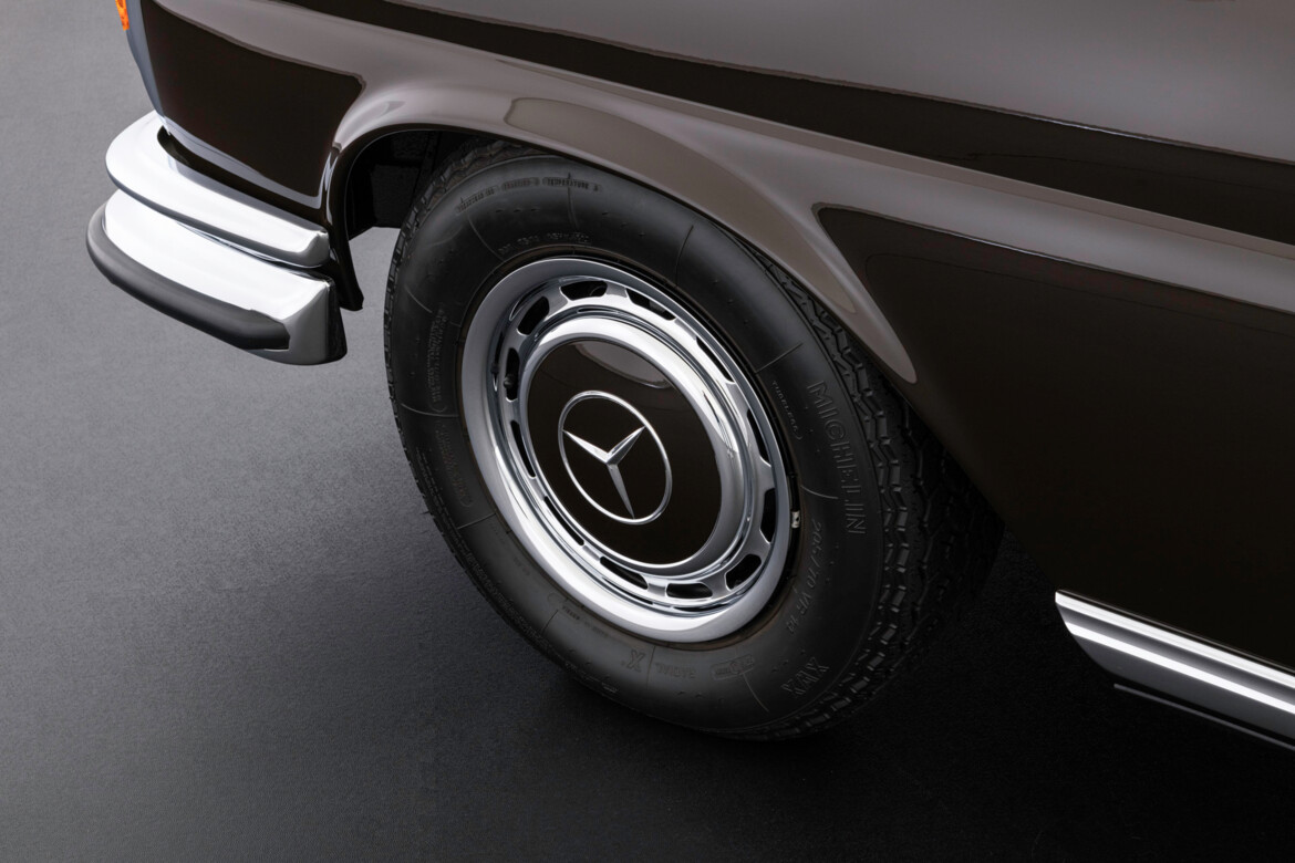 Mercedes-Benz 280 SE 3.5 Cabriolet - Classics - Cars | BRABUS