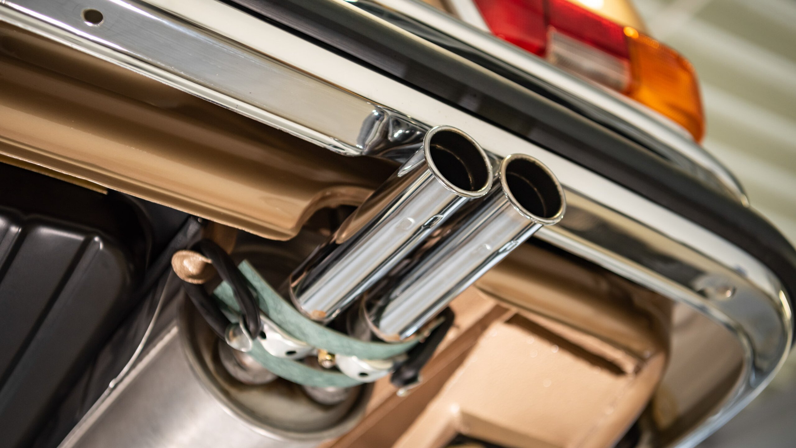 Mercedes-Benz 280 SE 3.5 Cabriolet - Classics - Cars - BRABUS