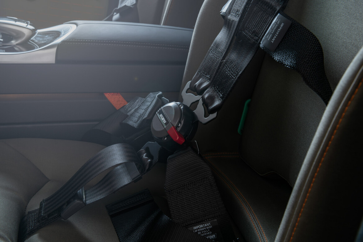 INVICTO MISSION VR6 Plus ERV fully certified armoured vehicle with ...