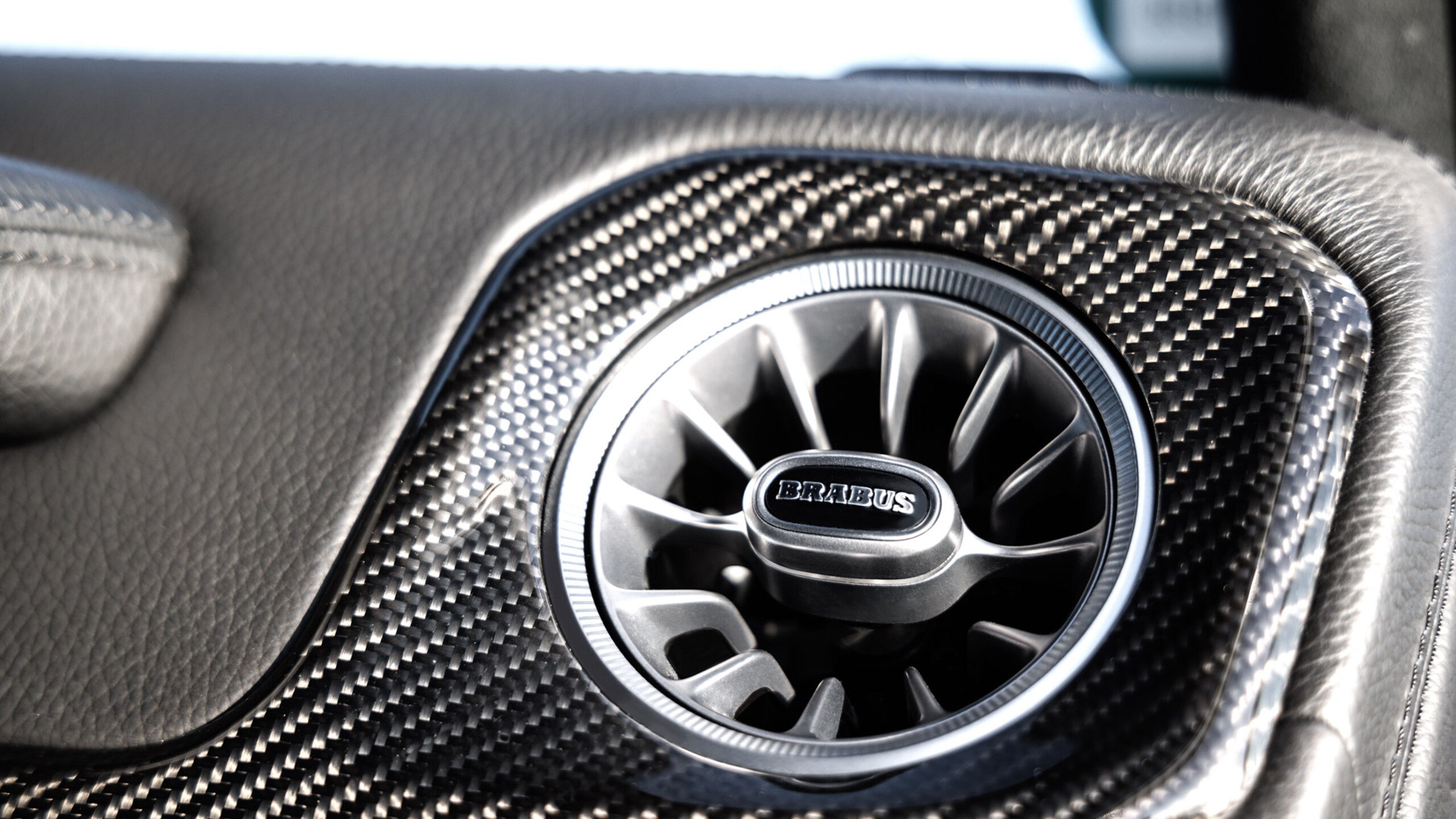 BRABUS XLP 900 6x6 Superblack - Supercars - Cars - BRABUS