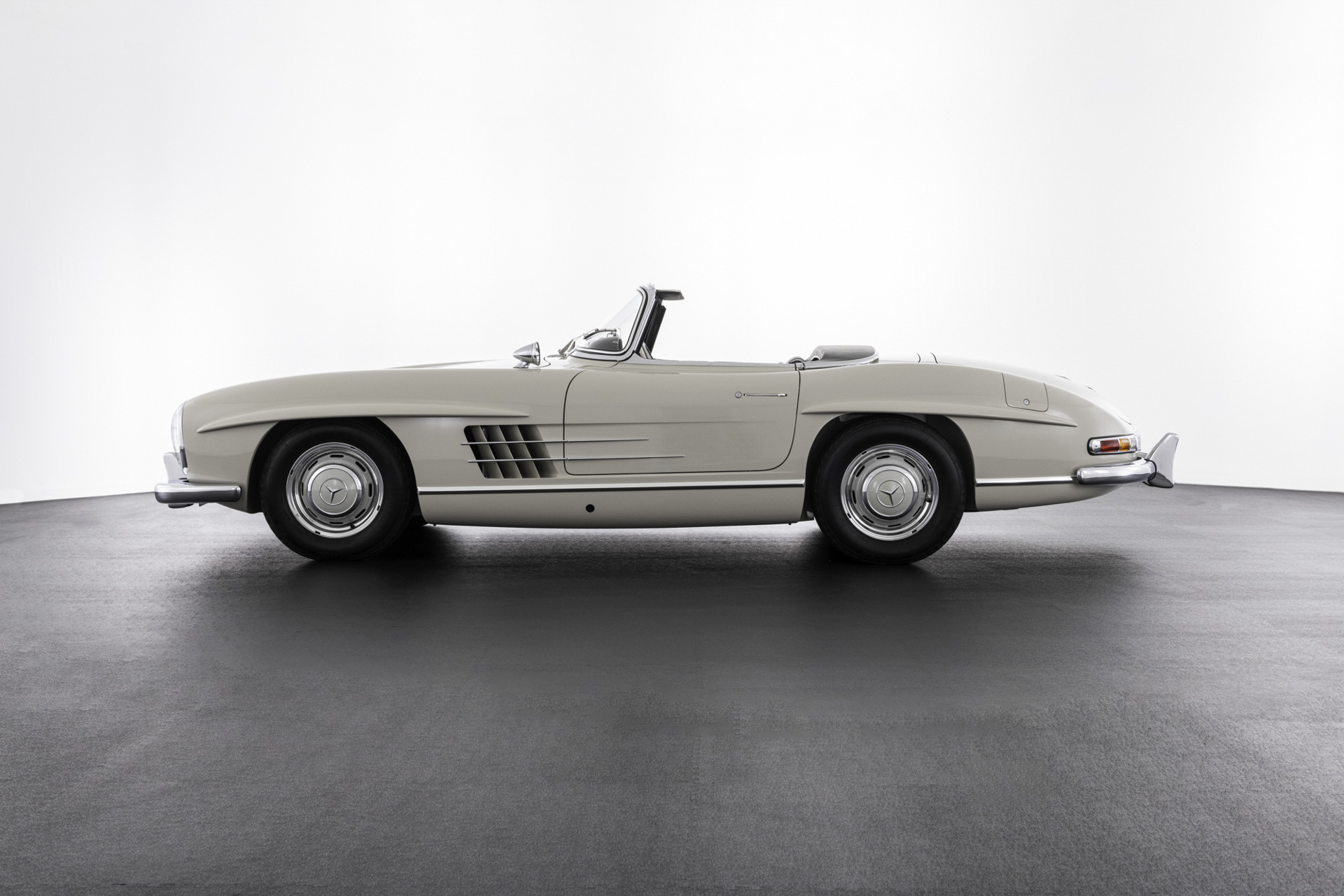 Mercedes-Benz 300 SL Roadster - Classics - Cars | BRABUS