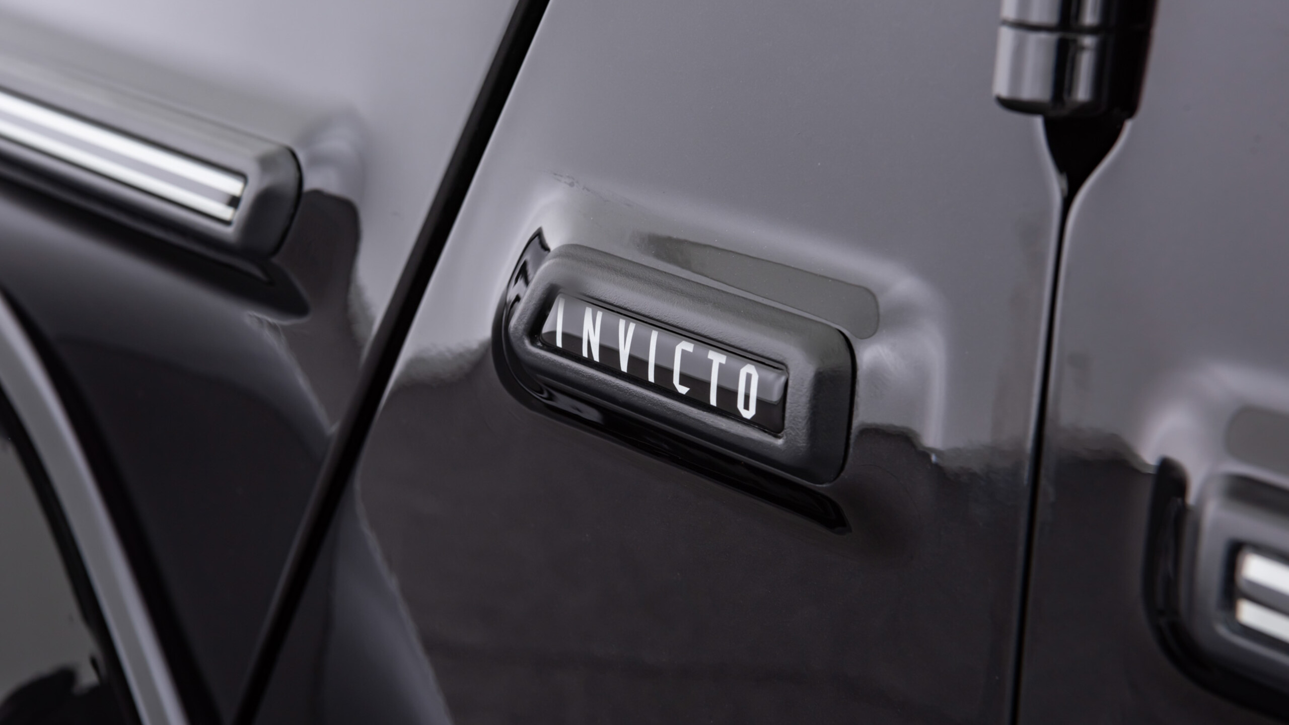 INVICTO PURE VR6 Plus ERV fully certified armoured vehicle with blast ...