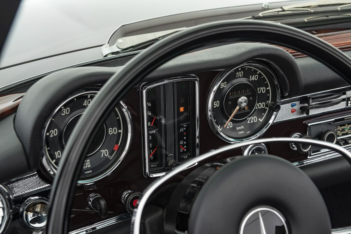 Mercedes-Benz 280 SL Pagoda - Classics - Cars | BRABUS
