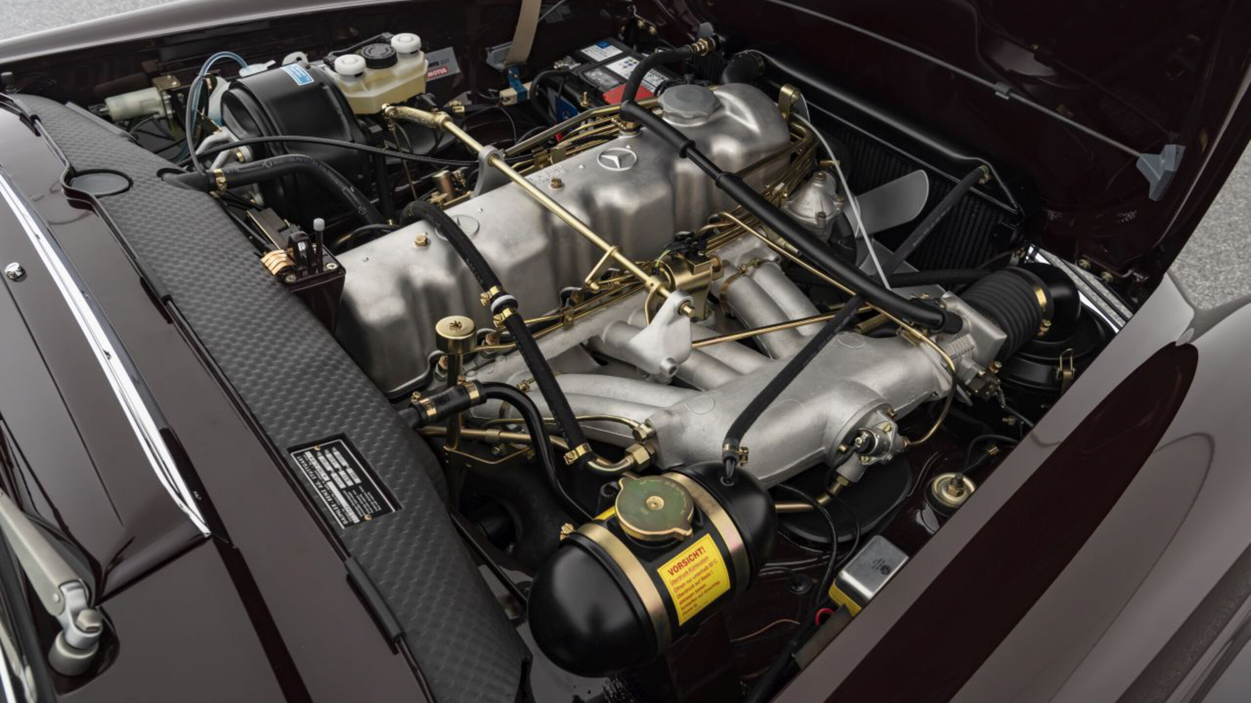 Mercedes-Benz 280 SL Pagoda - Classics - Cars - BRABUS