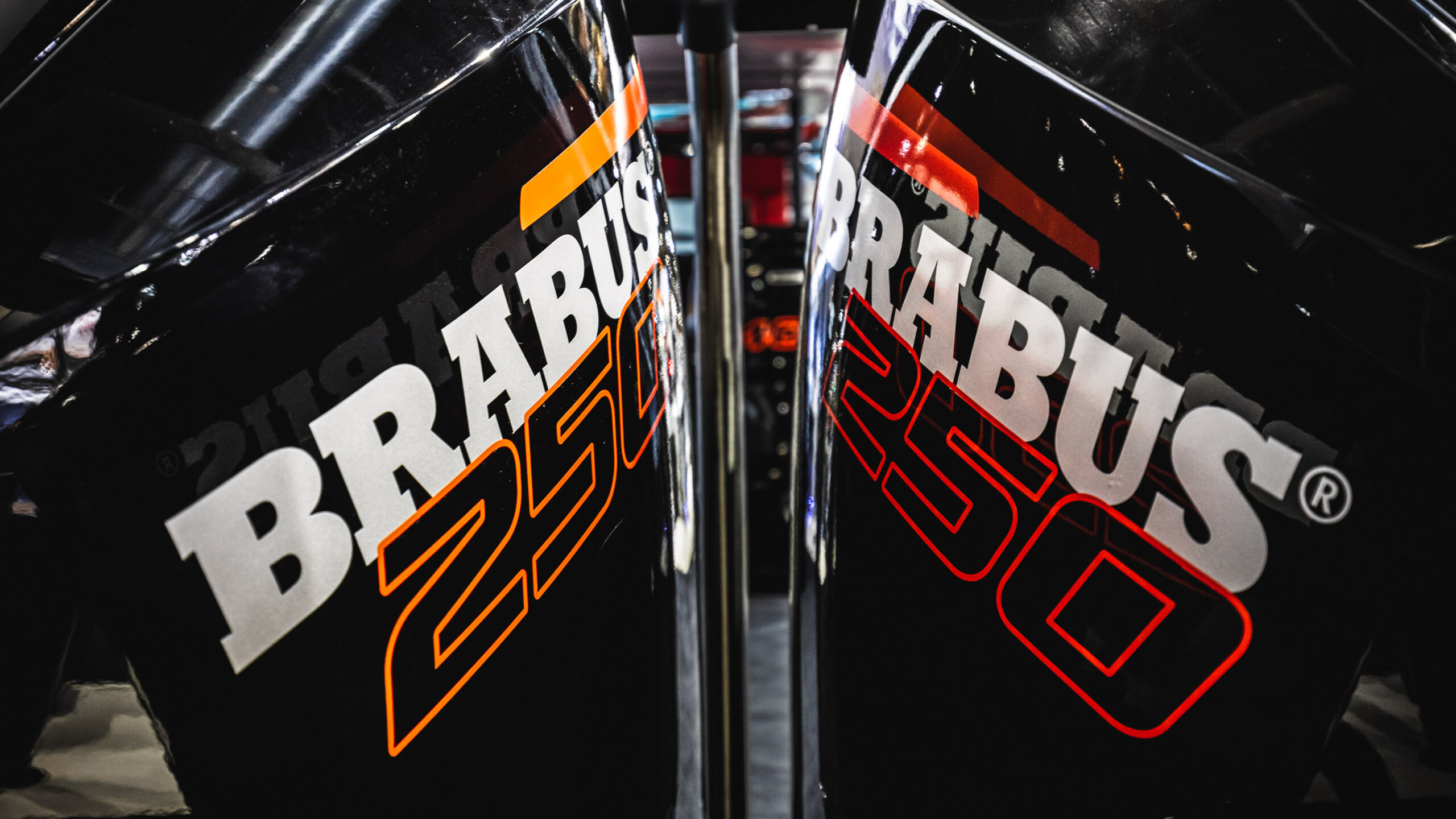 BRABUS Shadow 500 Spyder & T-Top Black Ops - BRABUS