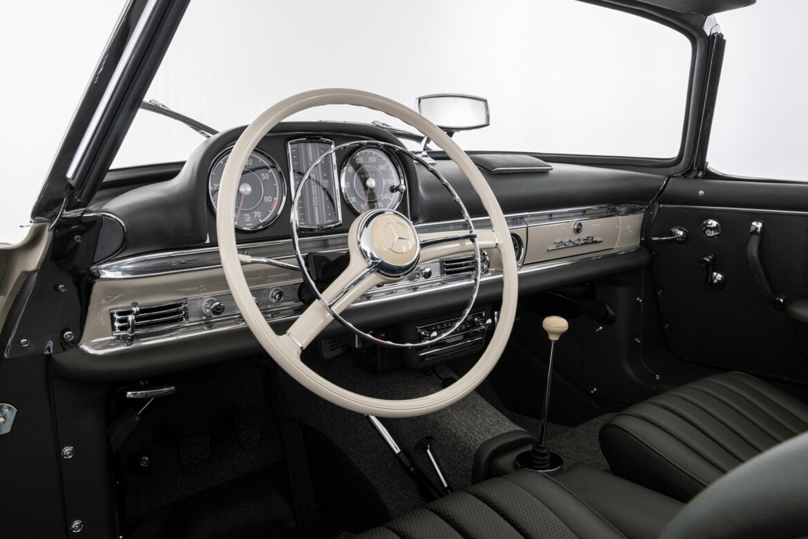 Mercedes-Benz 300 SL Roadster - Classics - Cars | BRABUS
