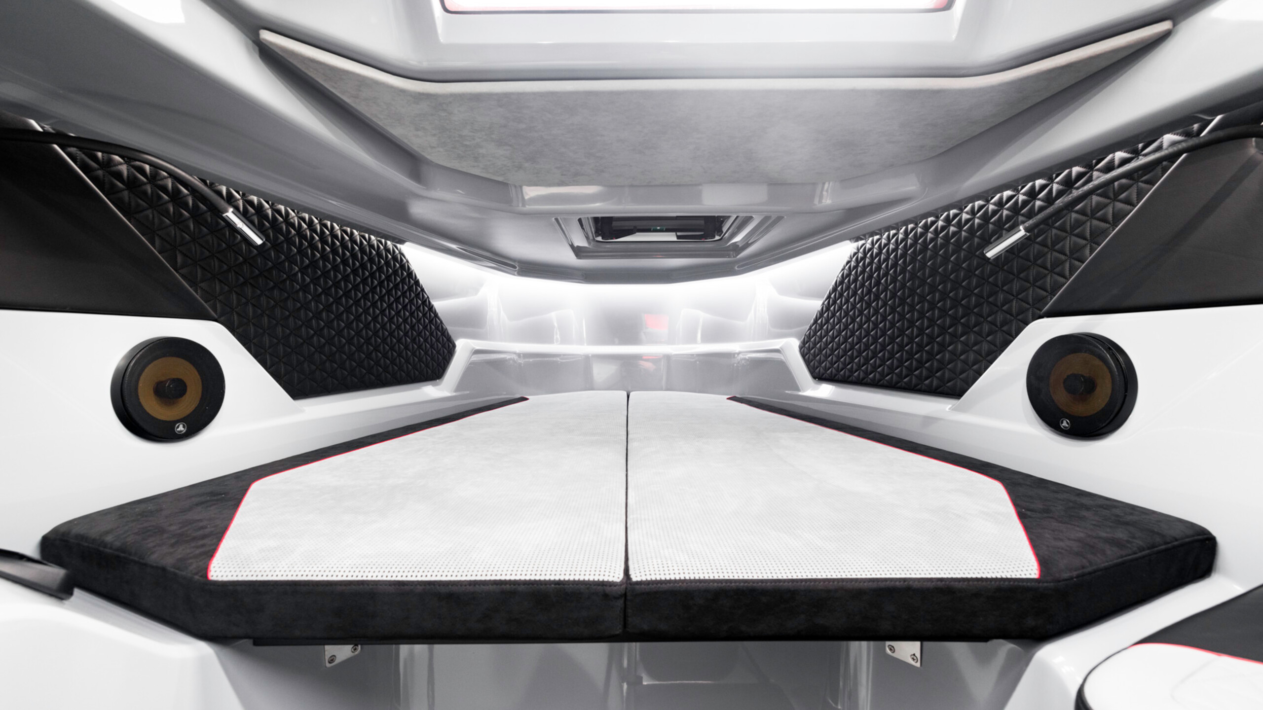 BRABUS Shadow 300 Cross-Top & Cross-Bow - Superboats - Boats - BRABUS