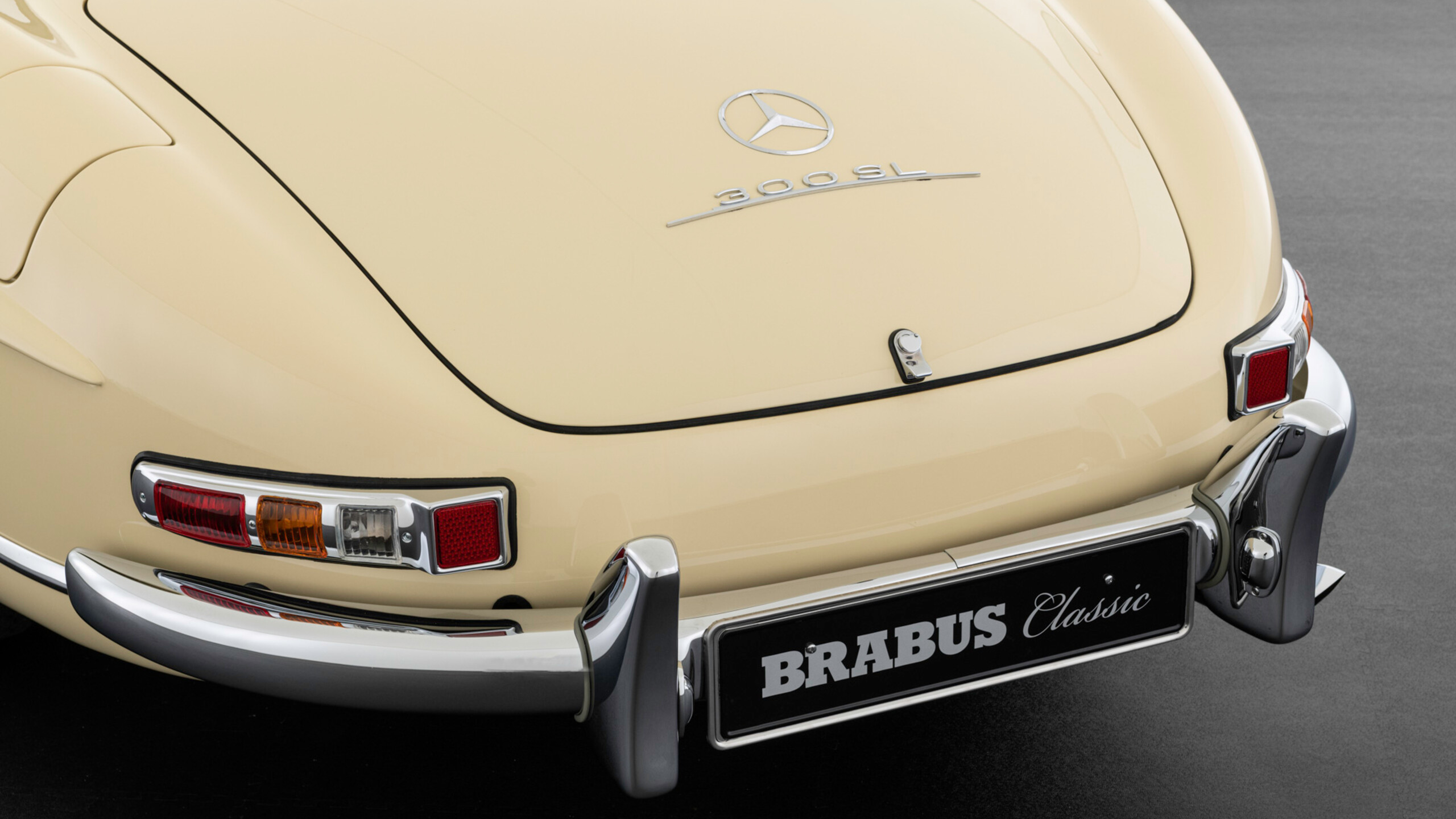 Mercedes-Benz 300 SL Roadster - Classics - Cars - BRABUS