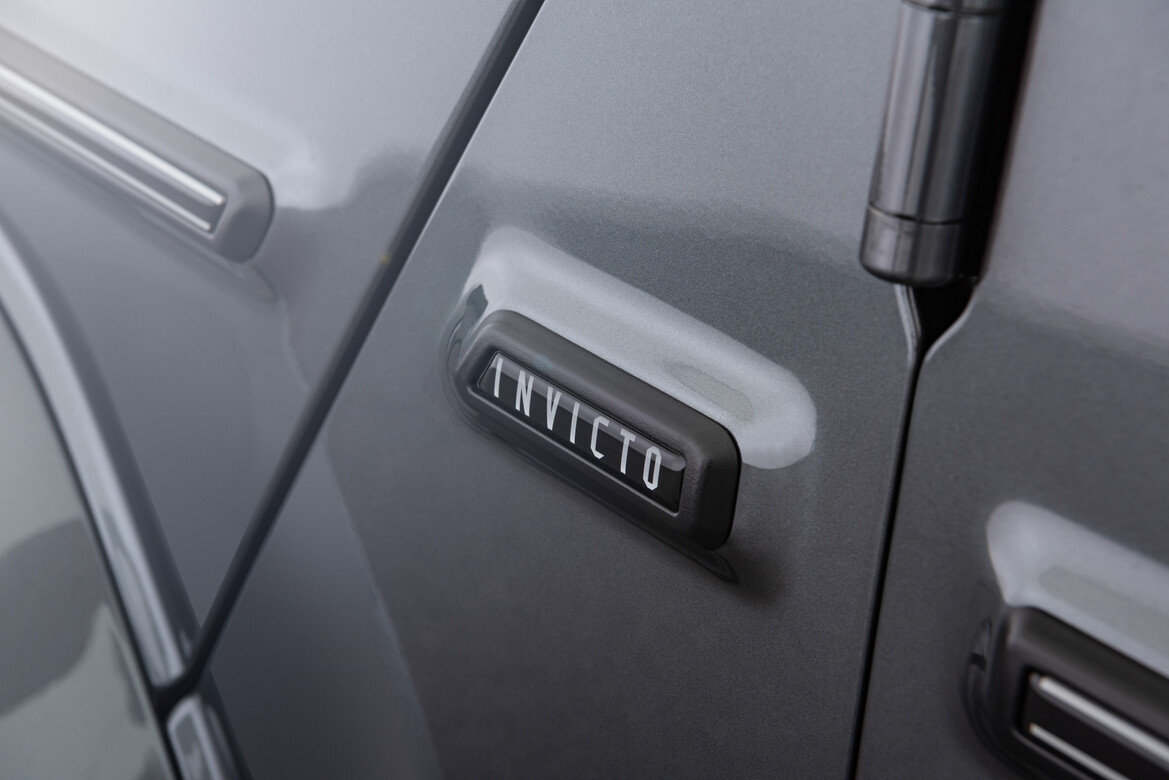 INVICTO MISSION VR6 Plus ERV fully certified armoured vehicle with ...