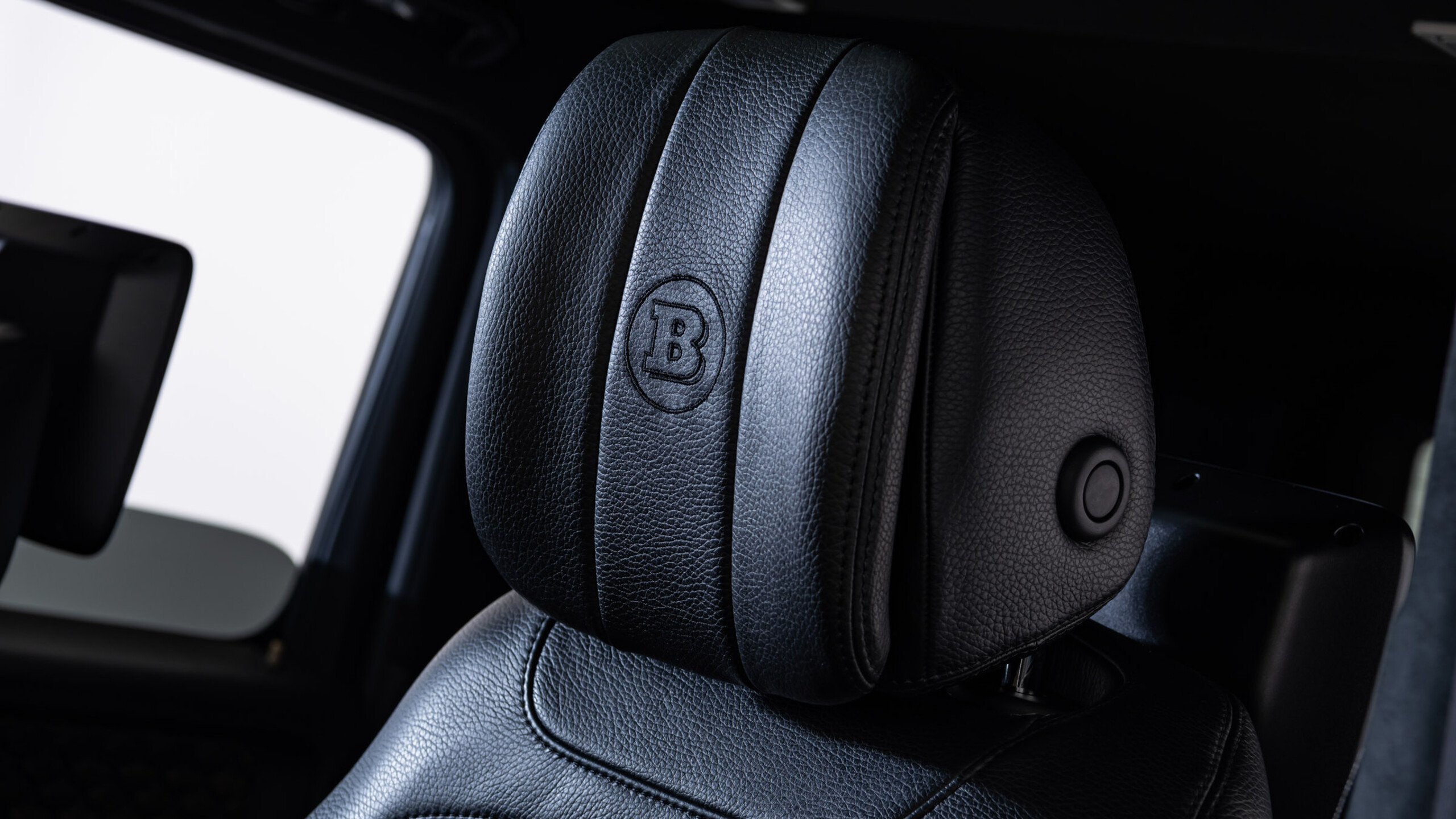 BRABUS Black & Gold Style Interior Mercedes W 463A AMG G 63