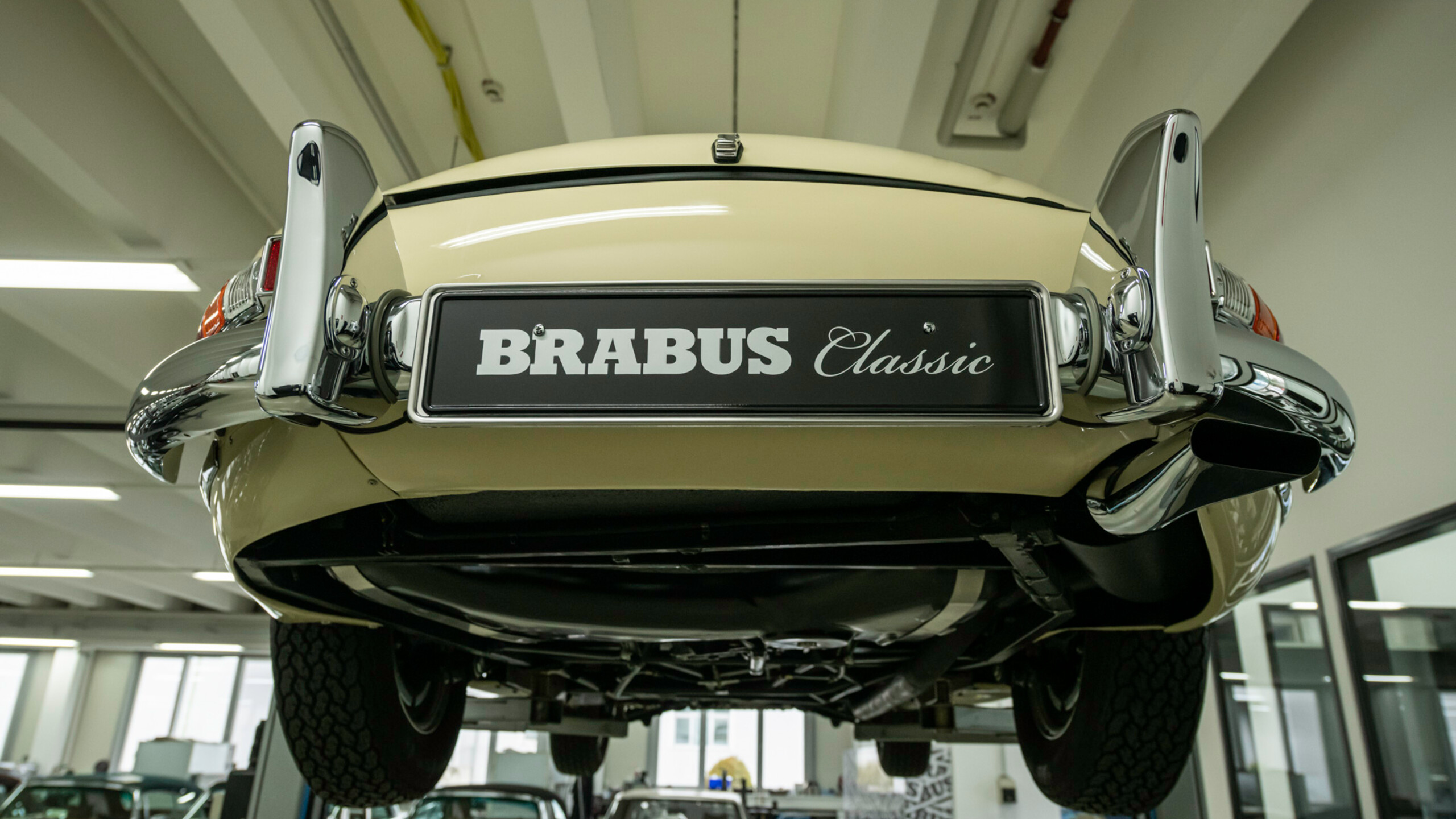 Mercedes-Benz 300 SL Roadster - Classics - Cars - BRABUS