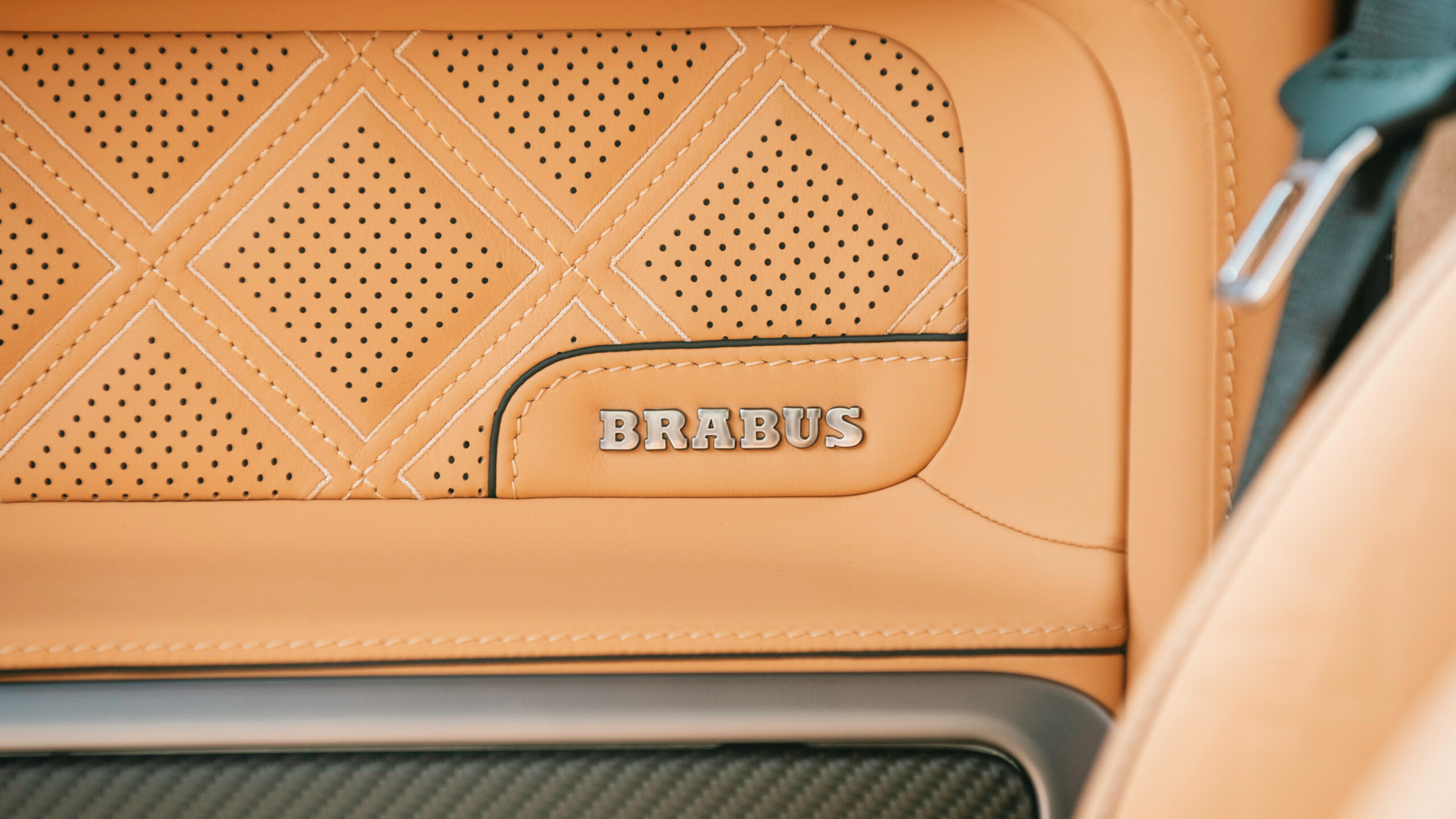 BRABUS 800 4x4² Stealth Green - Supercars - Cars - BRABUS