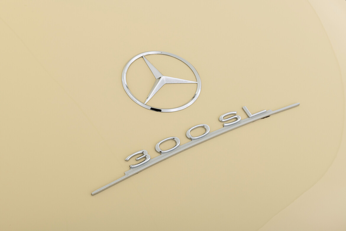 Mercedes-Benz 300 SL Roadster - Classics - Cars | BRABUS