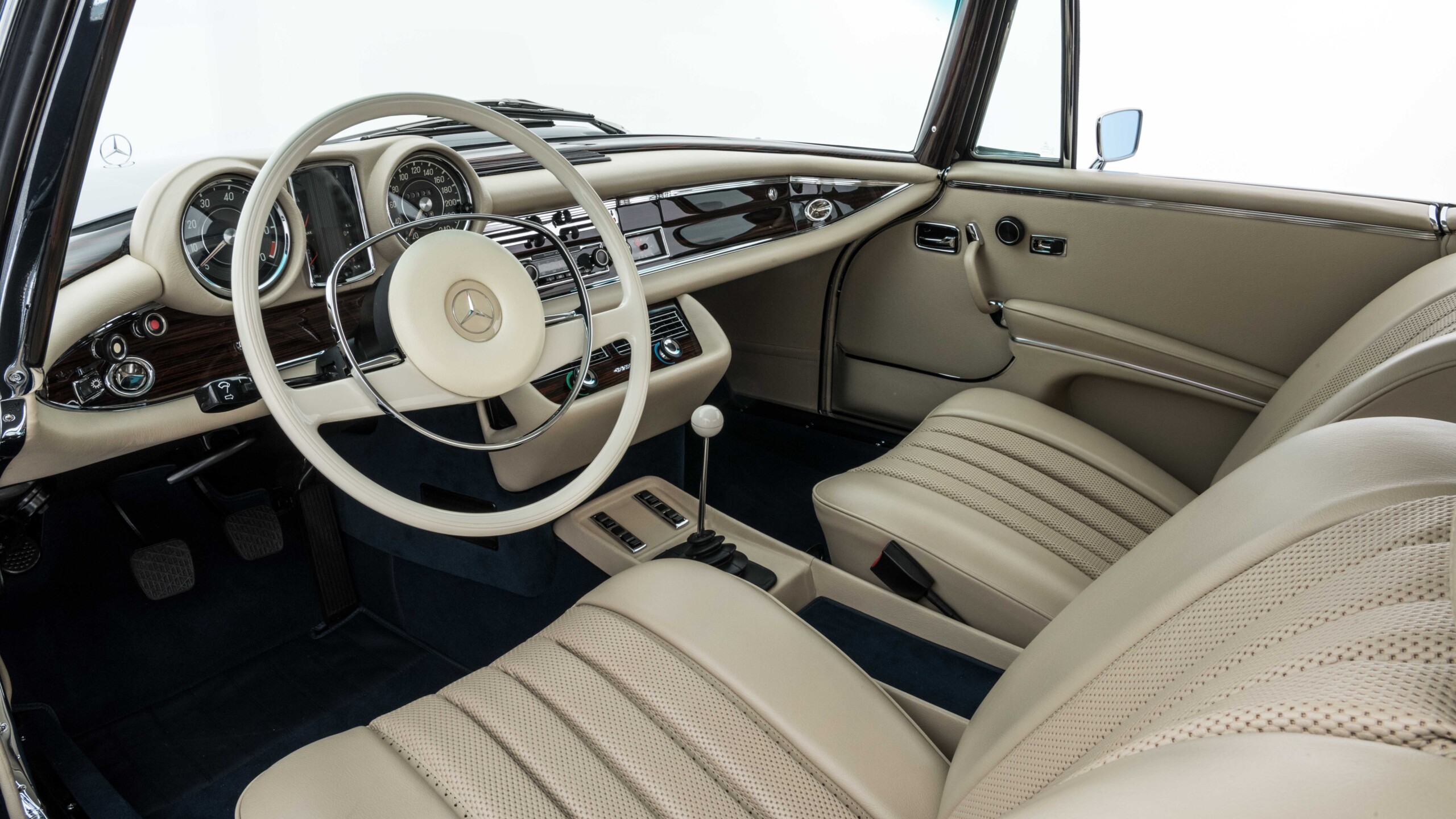 Mercedes-Benz 280 SE 3.5 Coupé - Classics - Cars - BRABUS