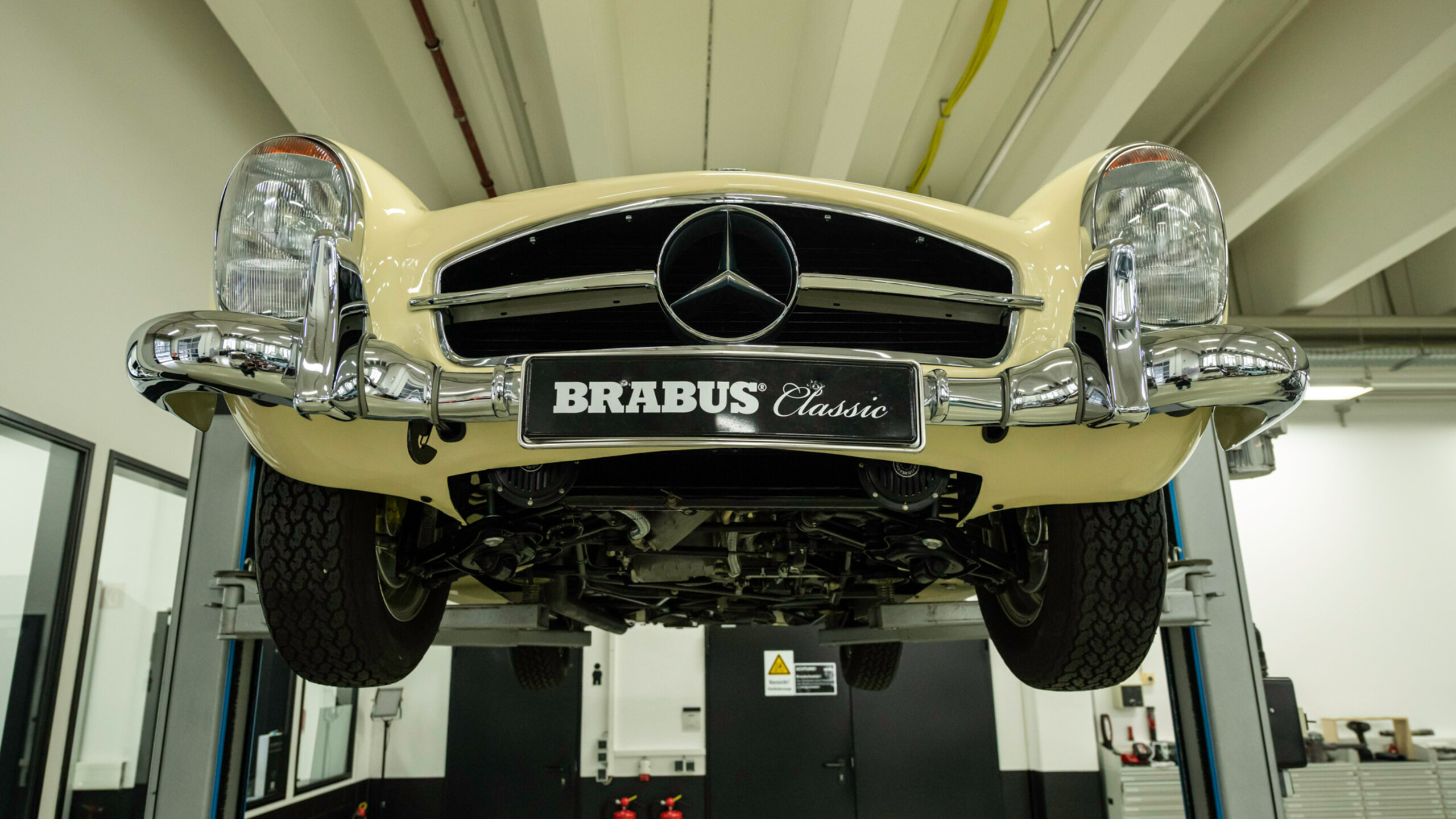 Mercedes-Benz 300 SL Roadster - Classics - Cars - BRABUS