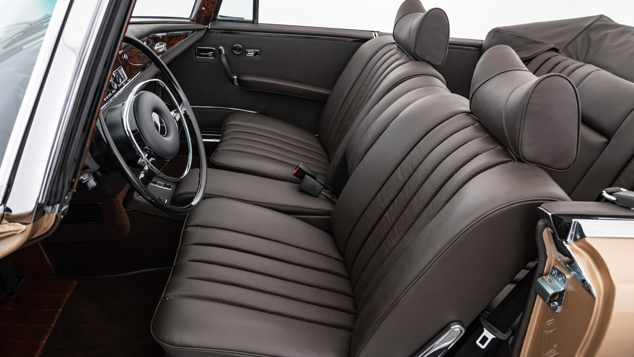 Mercedes-Benz 280 SE 3.5 Cabriolet - Classics - Cars - BRABUS