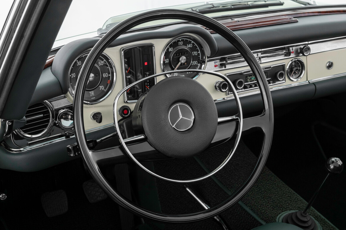 Mercedes-Benz 280 SL Pagode - Classics - Cars | BRABUS