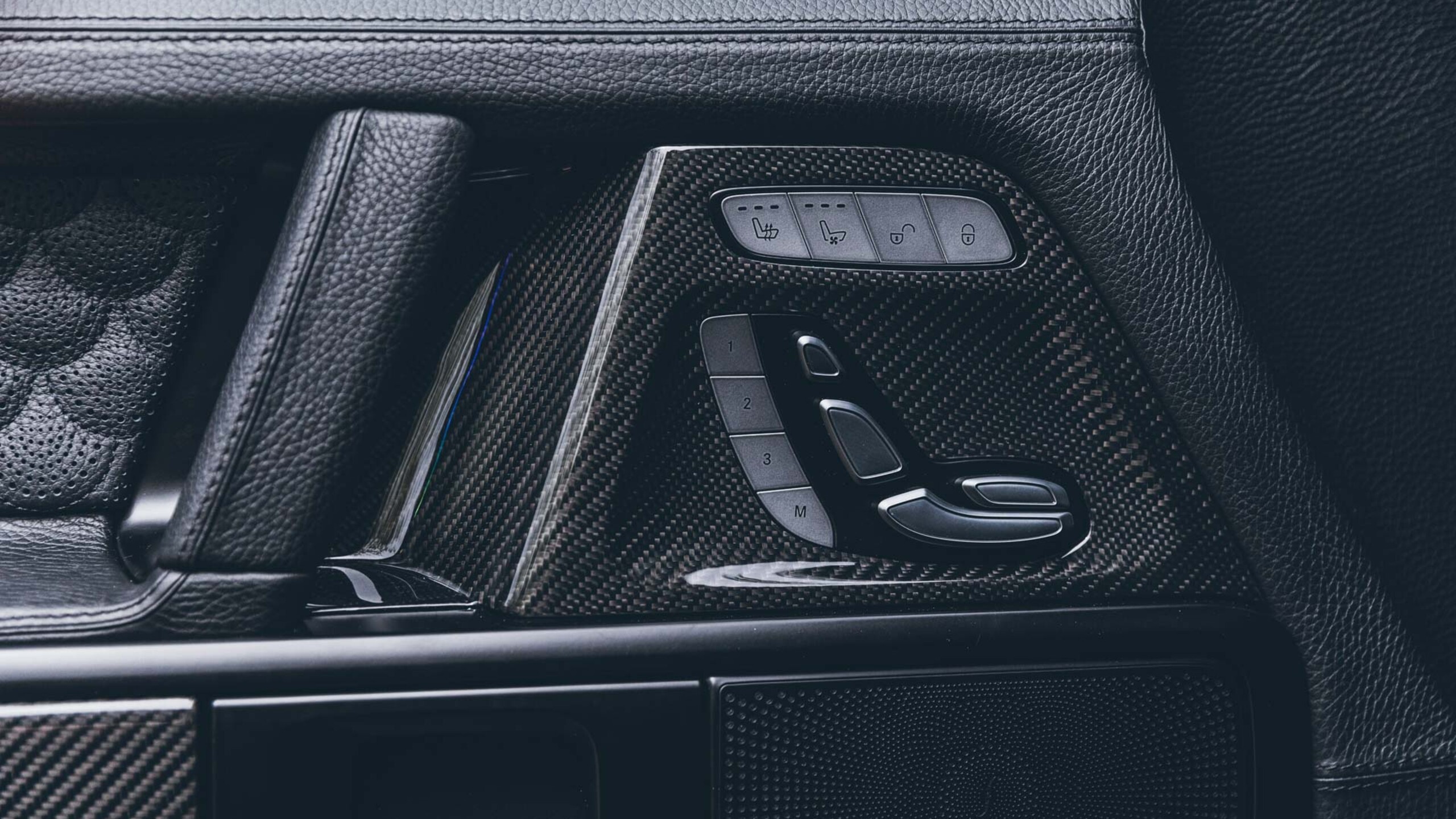 BRABUS 900 SUPERBLACK - BRABUS