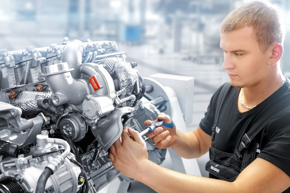 KFZ-Mechatroniker (m/w/d) - Ausbildung - Karriere - BRABUS